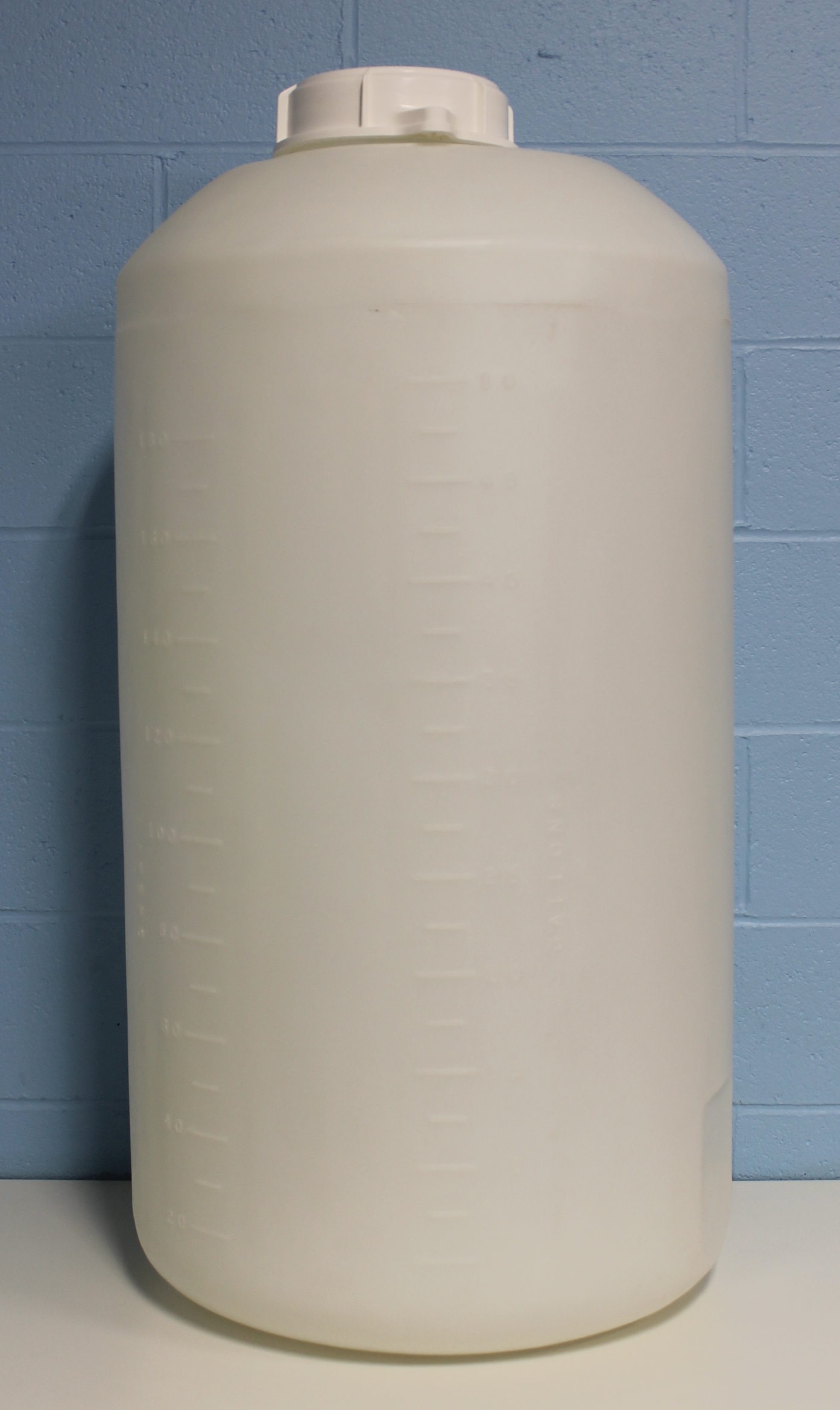 Saint-Gobain 11150-0055 HDPE 55 Gallon Closed-Dome Tank 22-1/4