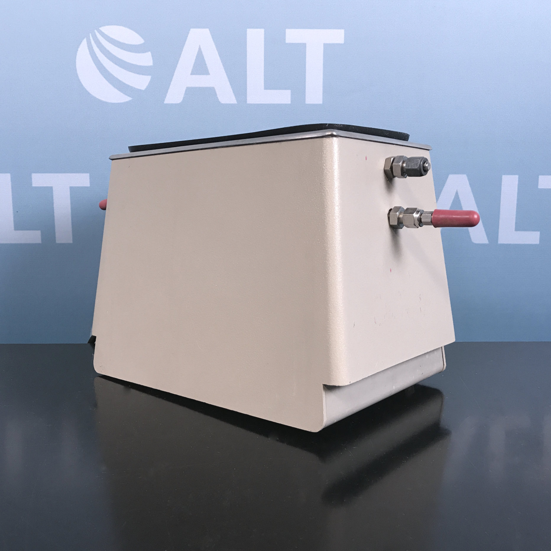 Branson B-220 Ultrasonic Cleaner