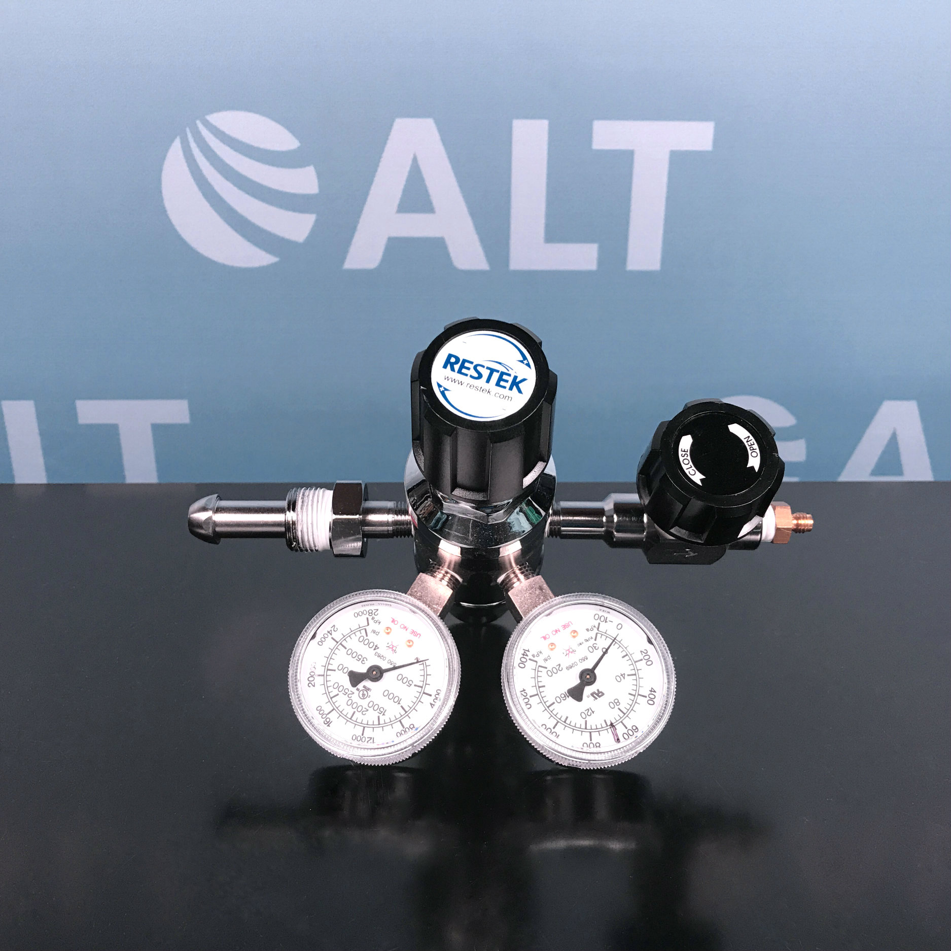 RESTEK 21667 Dual-Stage Ultra-High Purity Chrome-Plated Brass Gas Regulator