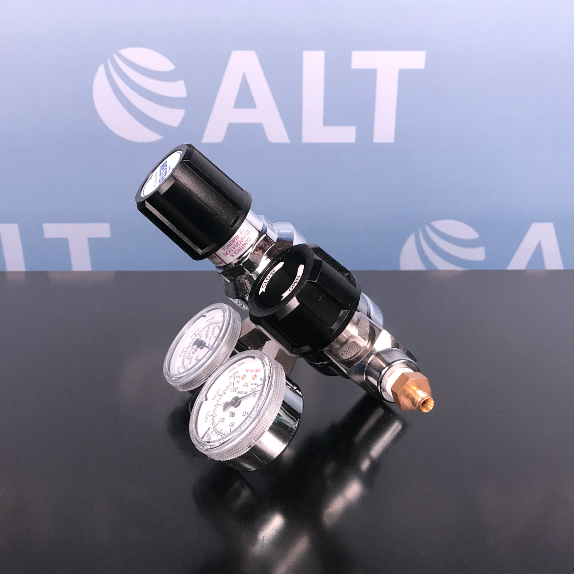 RESTEK 21667 Dual-Stage Ultra-High Purity Chrome-Plated Brass Gas Regulator