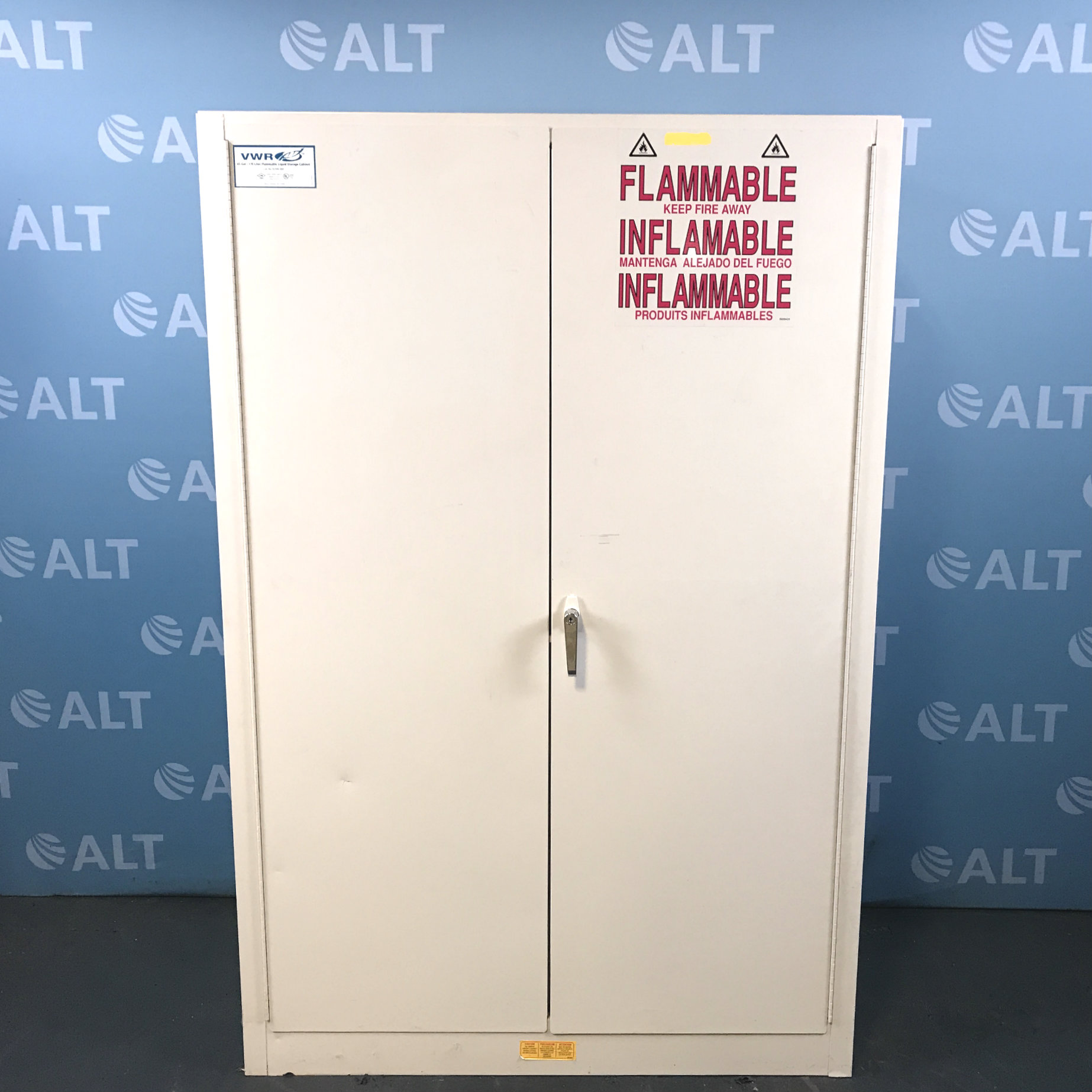 VWR 45 Gal Flammable Liquid Storage Cabinet 82006-888