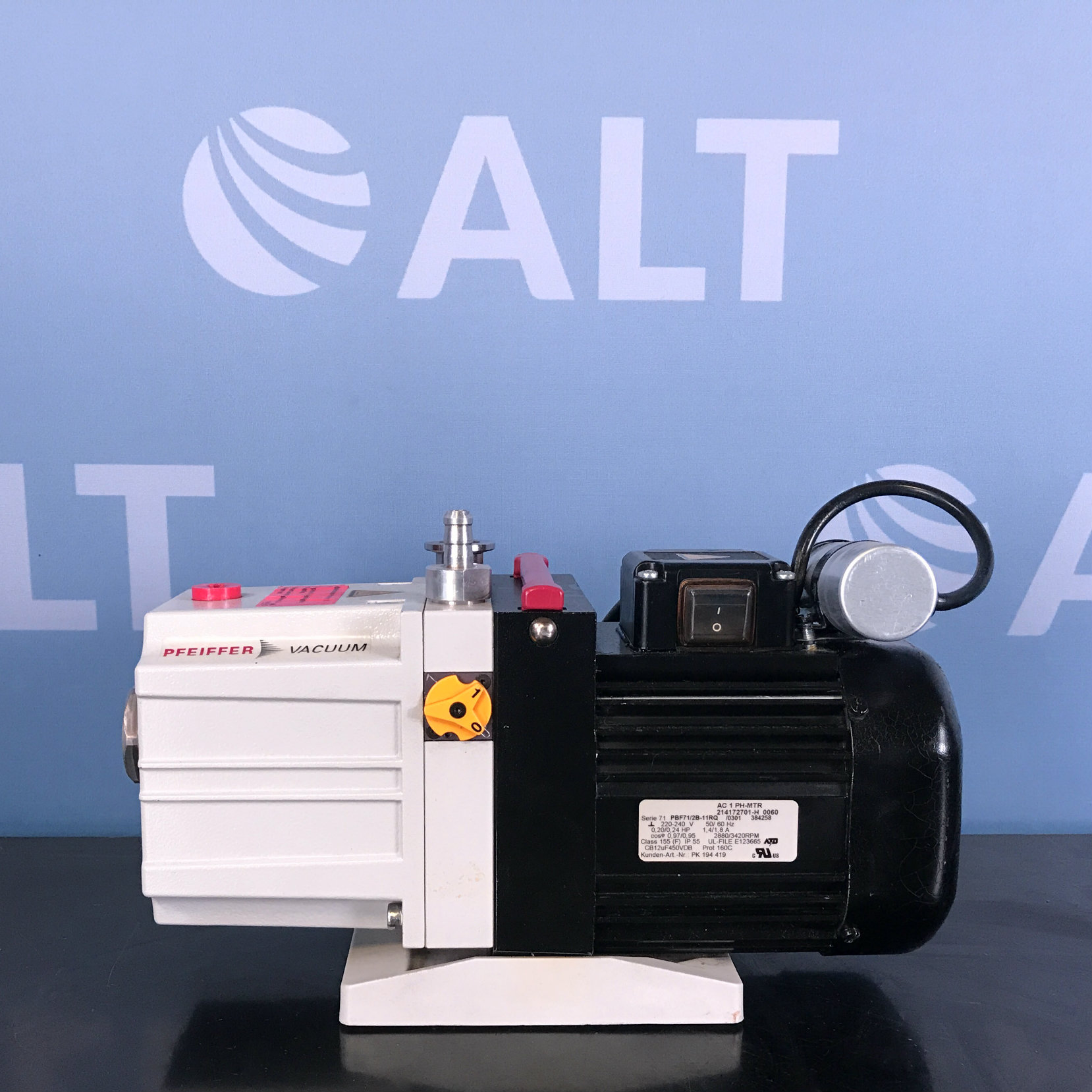 Pfeiffer Vacuum Duo 2.5 Dual-stage Rotary Vane Vacuum Pump