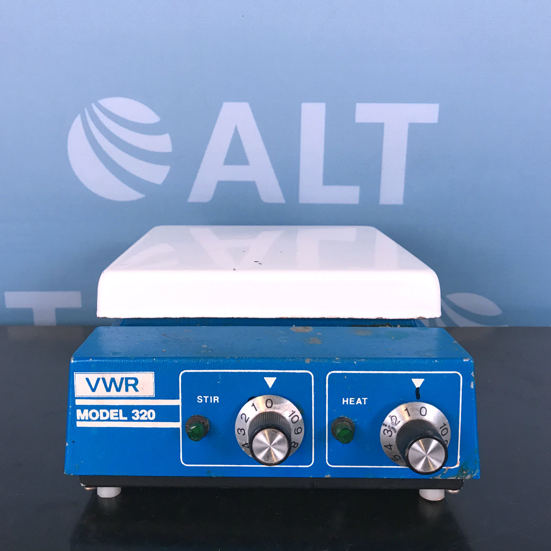 VWR Scientific Model 320 Hot Plate Stirrer