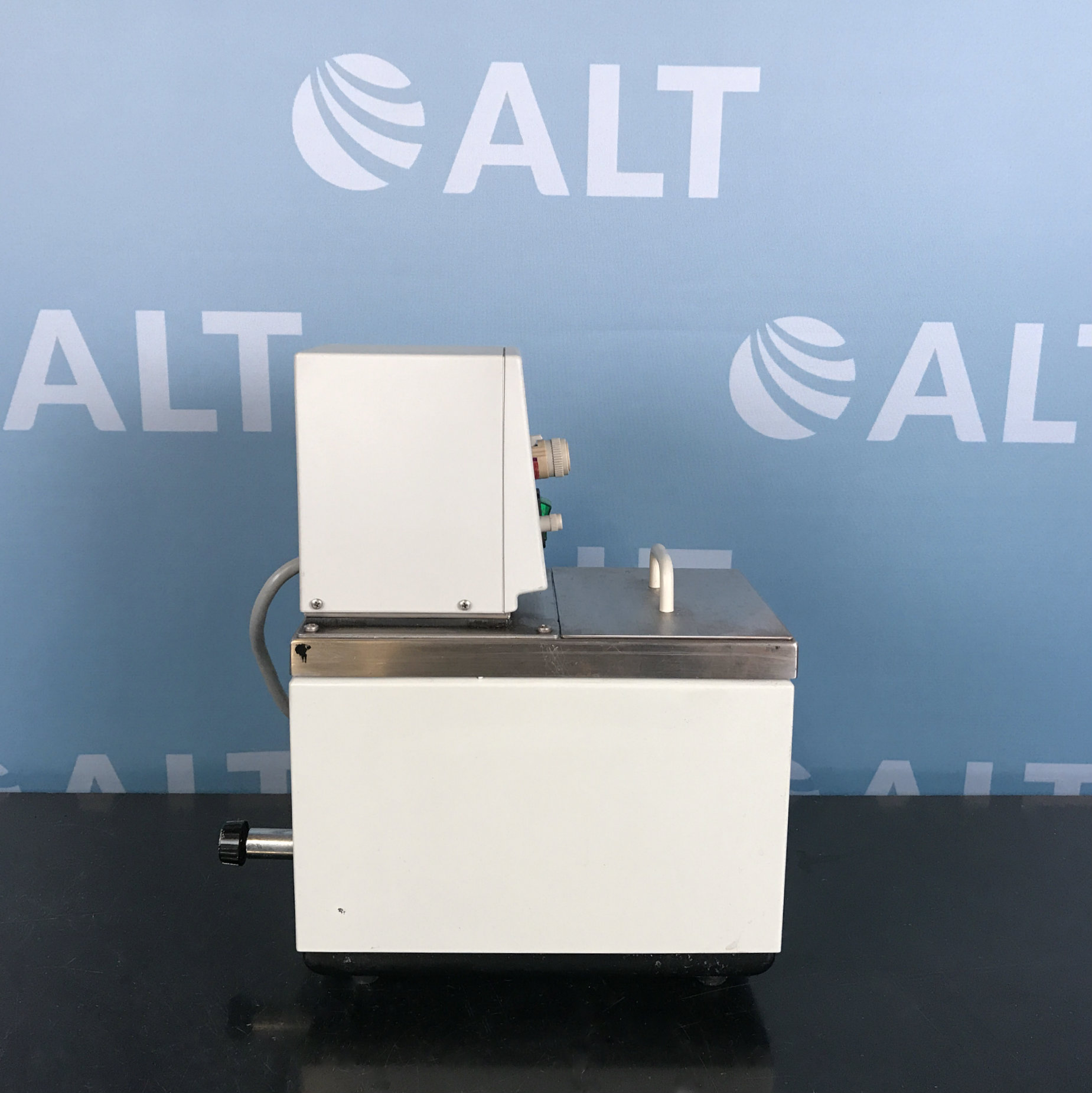 Lauda M3 Bench Top Water Bath with Heated B Circulator