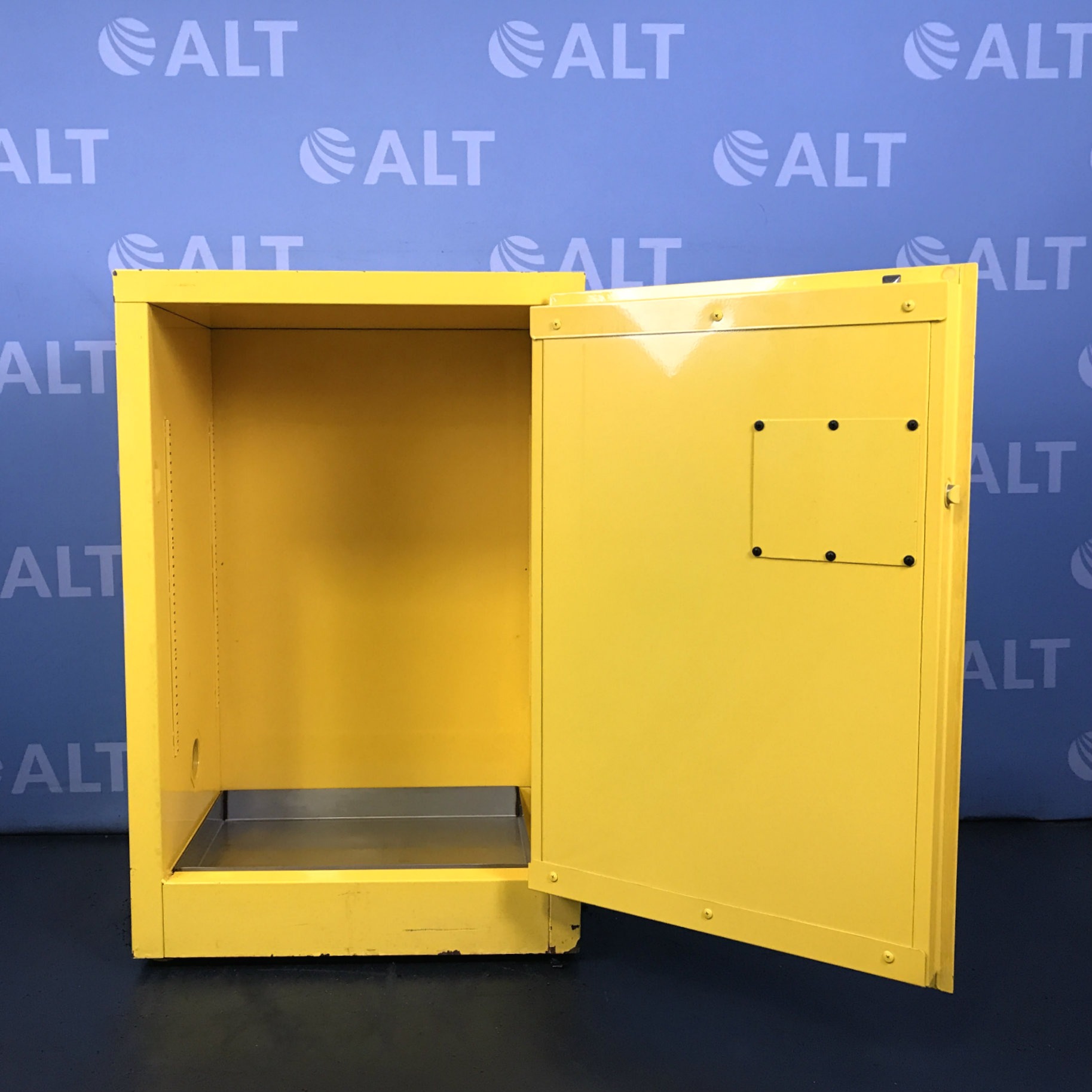 Securall 12 Gal Flammable Storage Cabinet