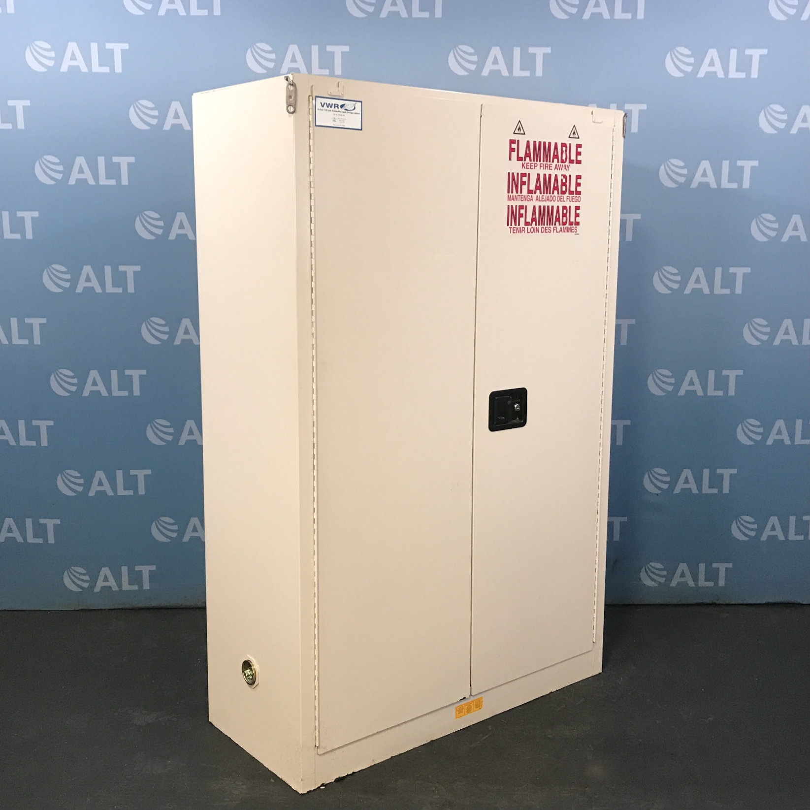 VWR 45 Gal Flammable Liquid Storage Cabinet 97008-334