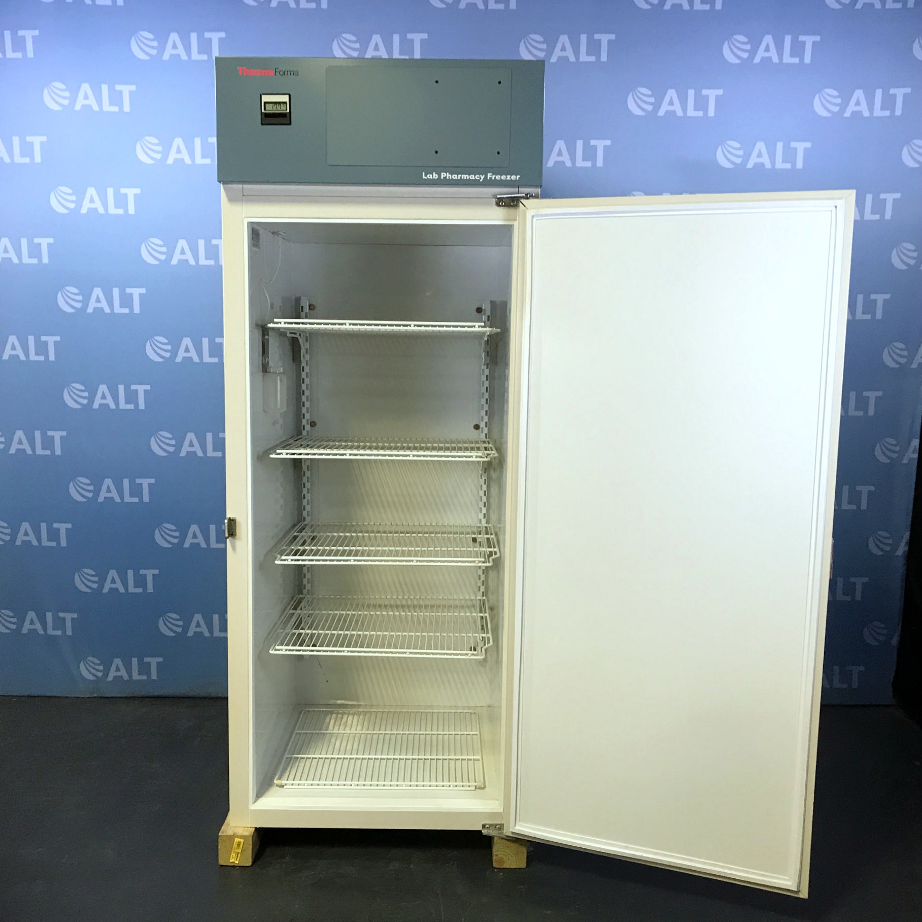 Thermo Forma Model 3801 Lab Pharmacy Freezer