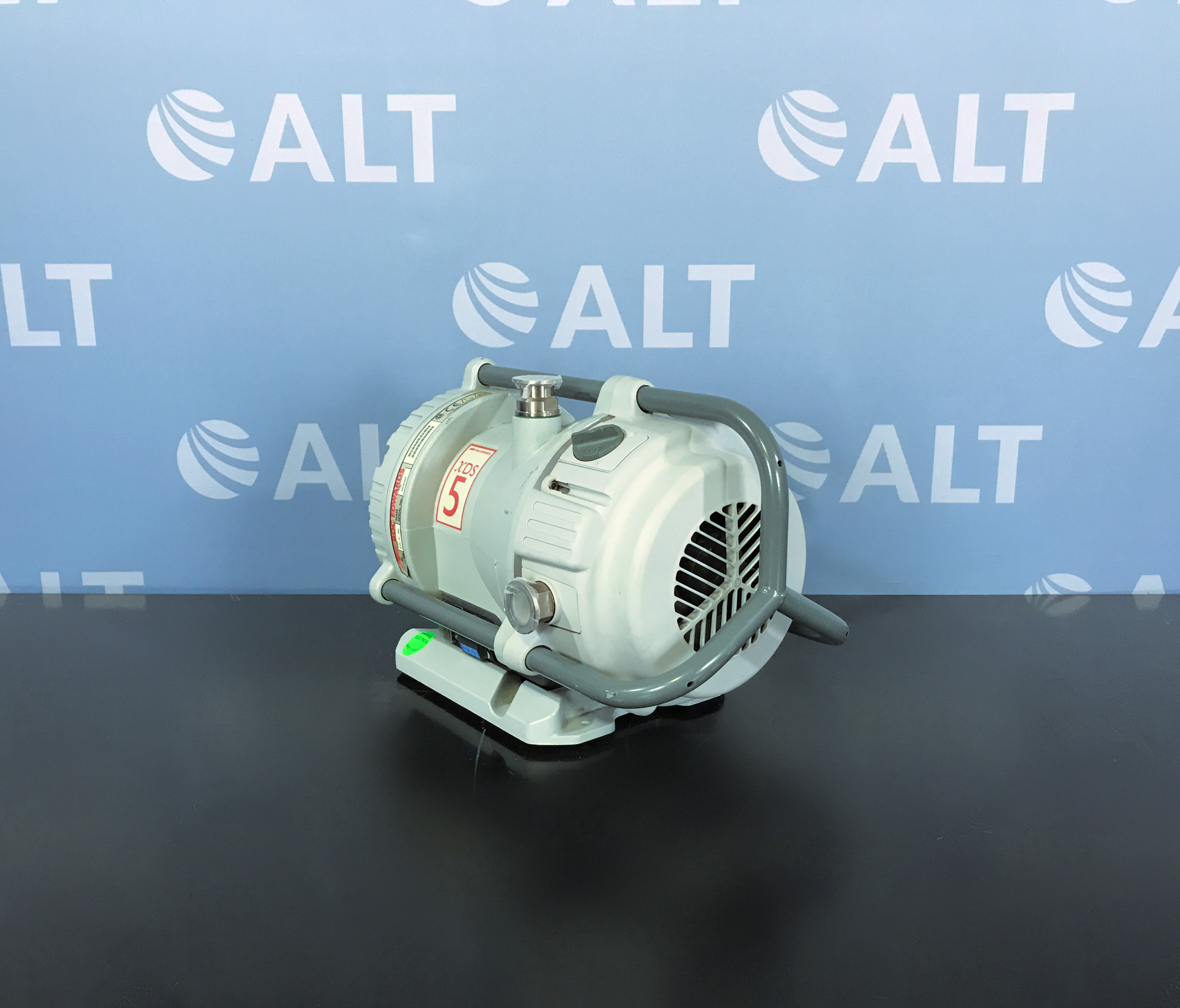 Edwards XDS5 Oil-Free Dry Scroll Vacuum Pump