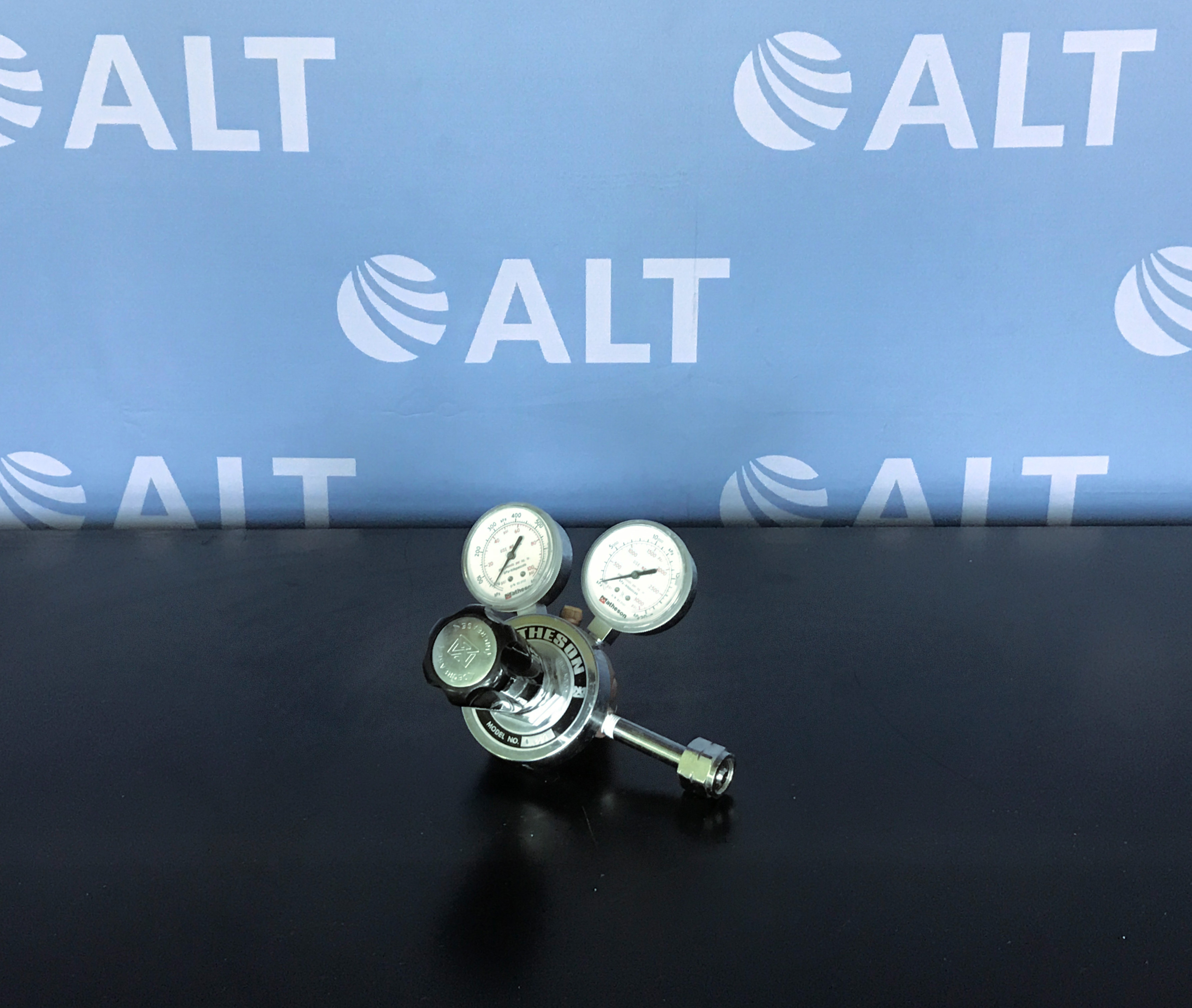 Matheson Gas Products 8-540 Dual Stage Gas Regulator