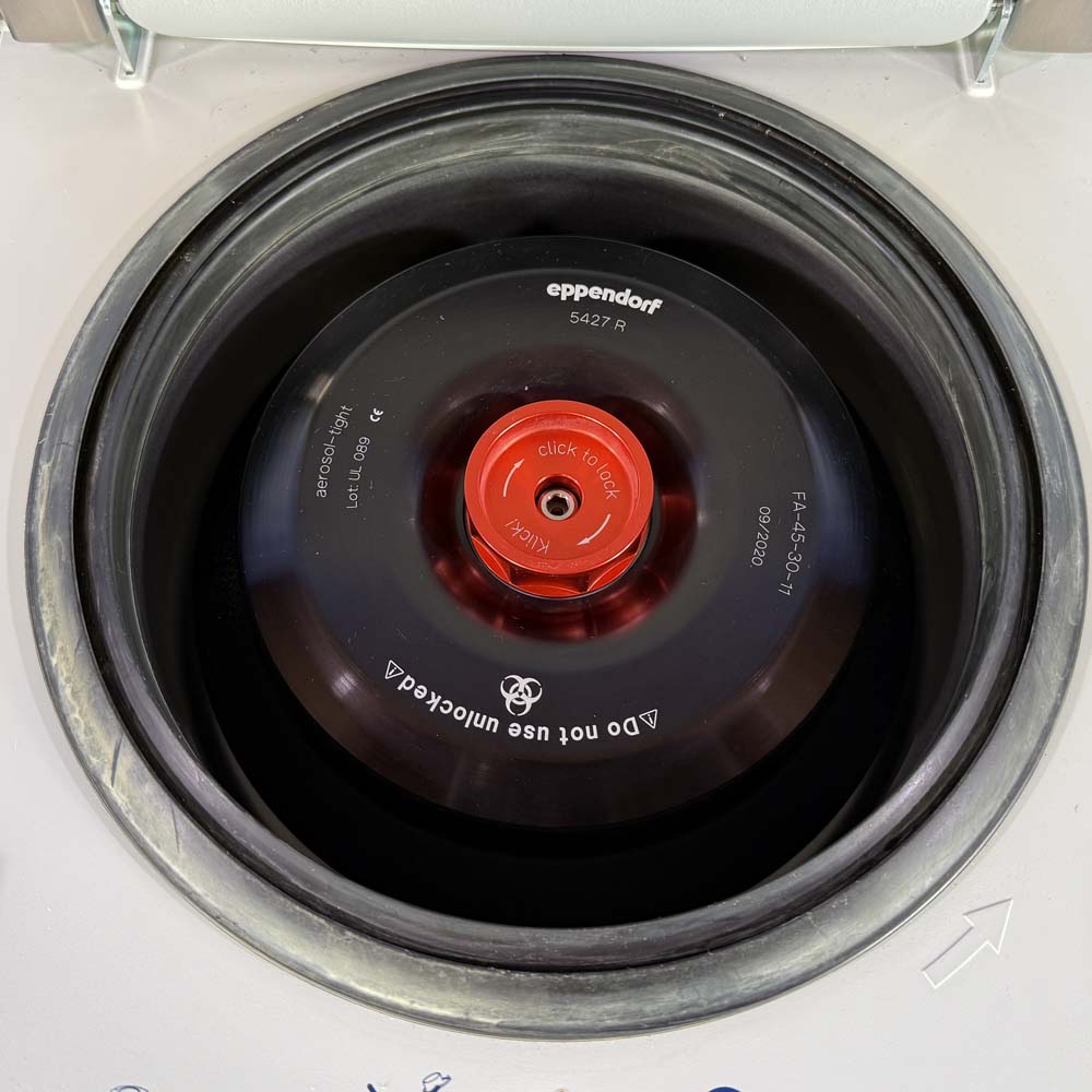 Eppendorf 5427R Refrigerated Benchtop Centrifuge With FA-45-30-11 Rotor
