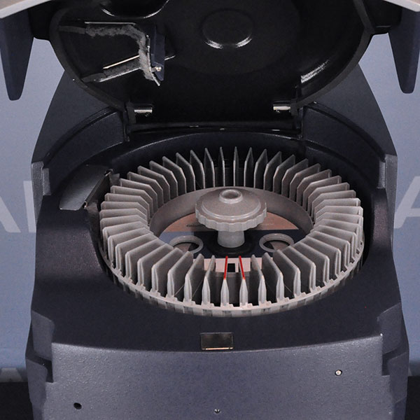 Affymetrix GeneChip System 3000 Dx