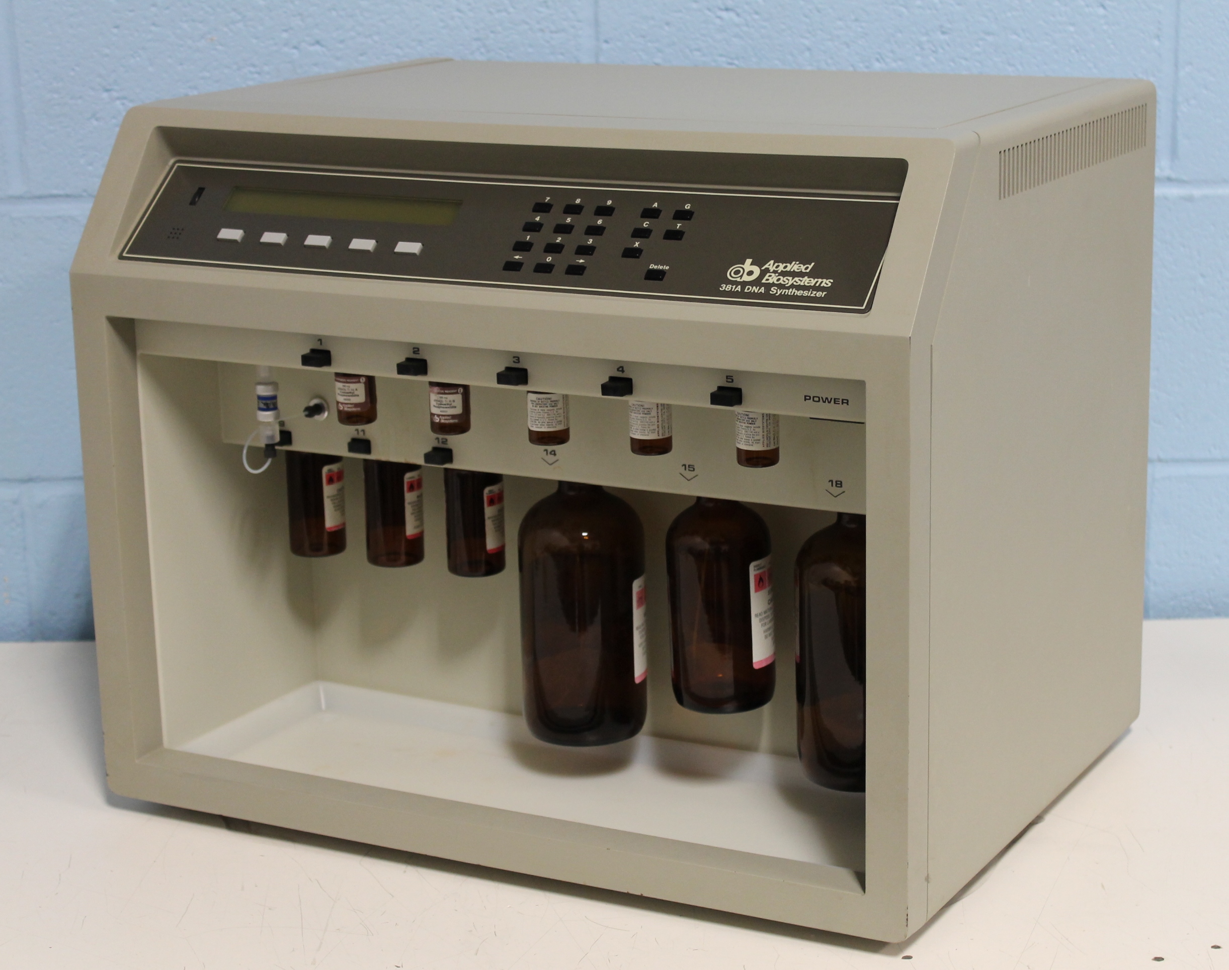 Applied Biosystems 381A DNA Synthesizer