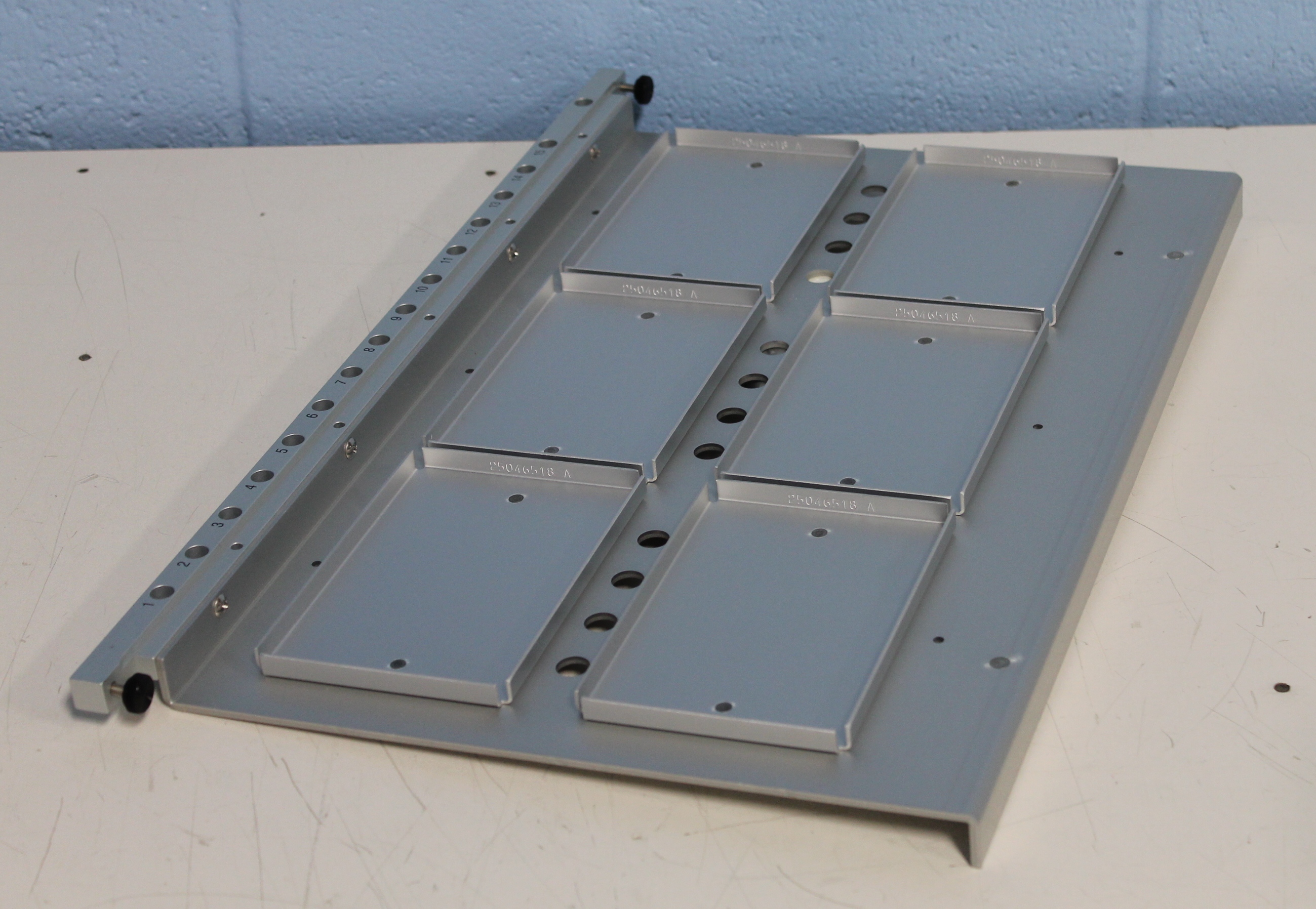Gilson 6-Position Microplate Holder