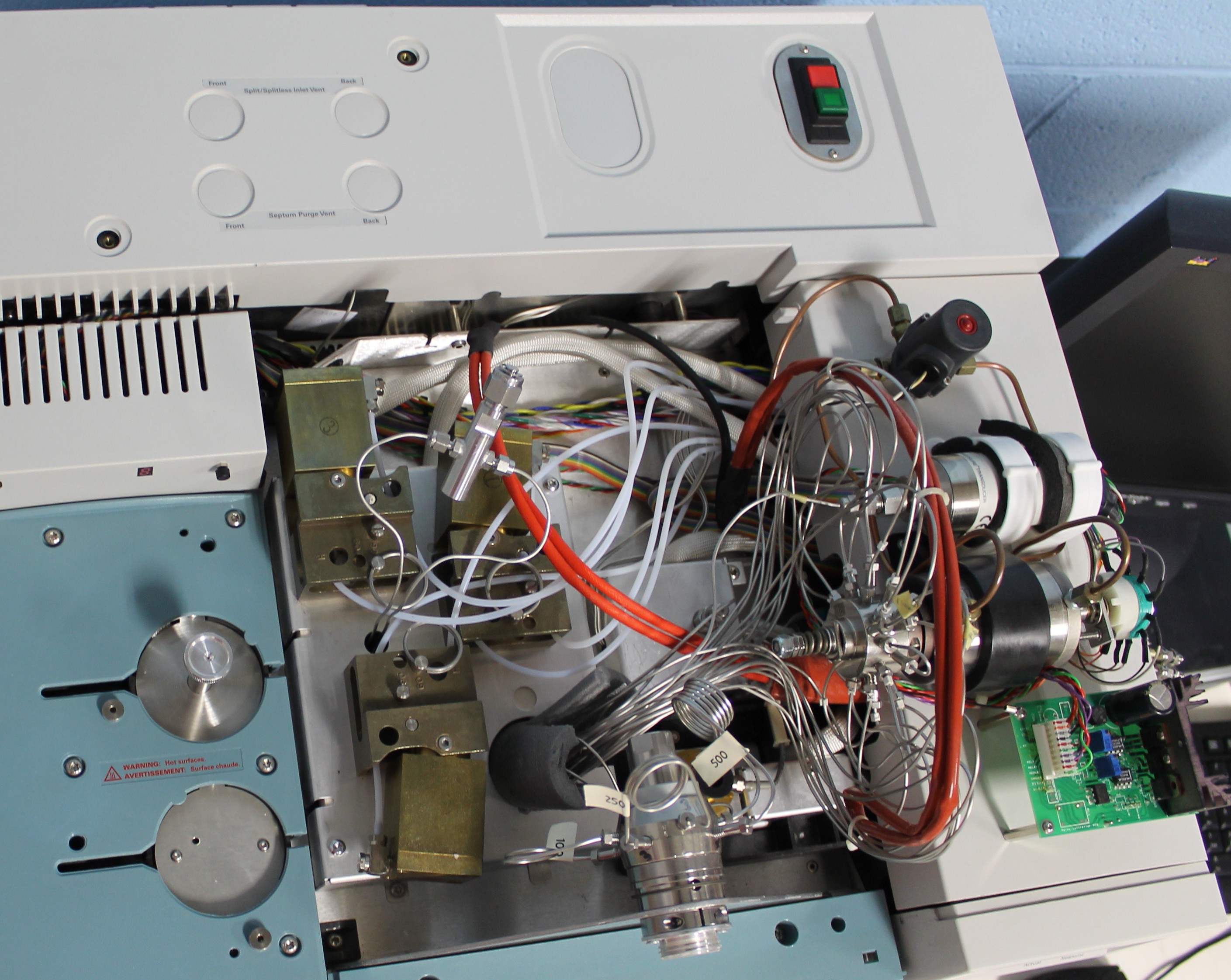 Hewlett Packard 6890N (G1530N) Gas Chromatograph (GC) and Purge and ...