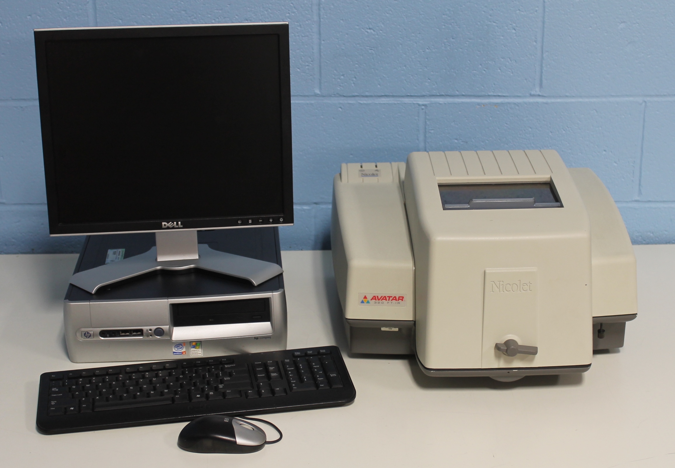 Nicolet Avatar 320 FT-IR Spectrometer