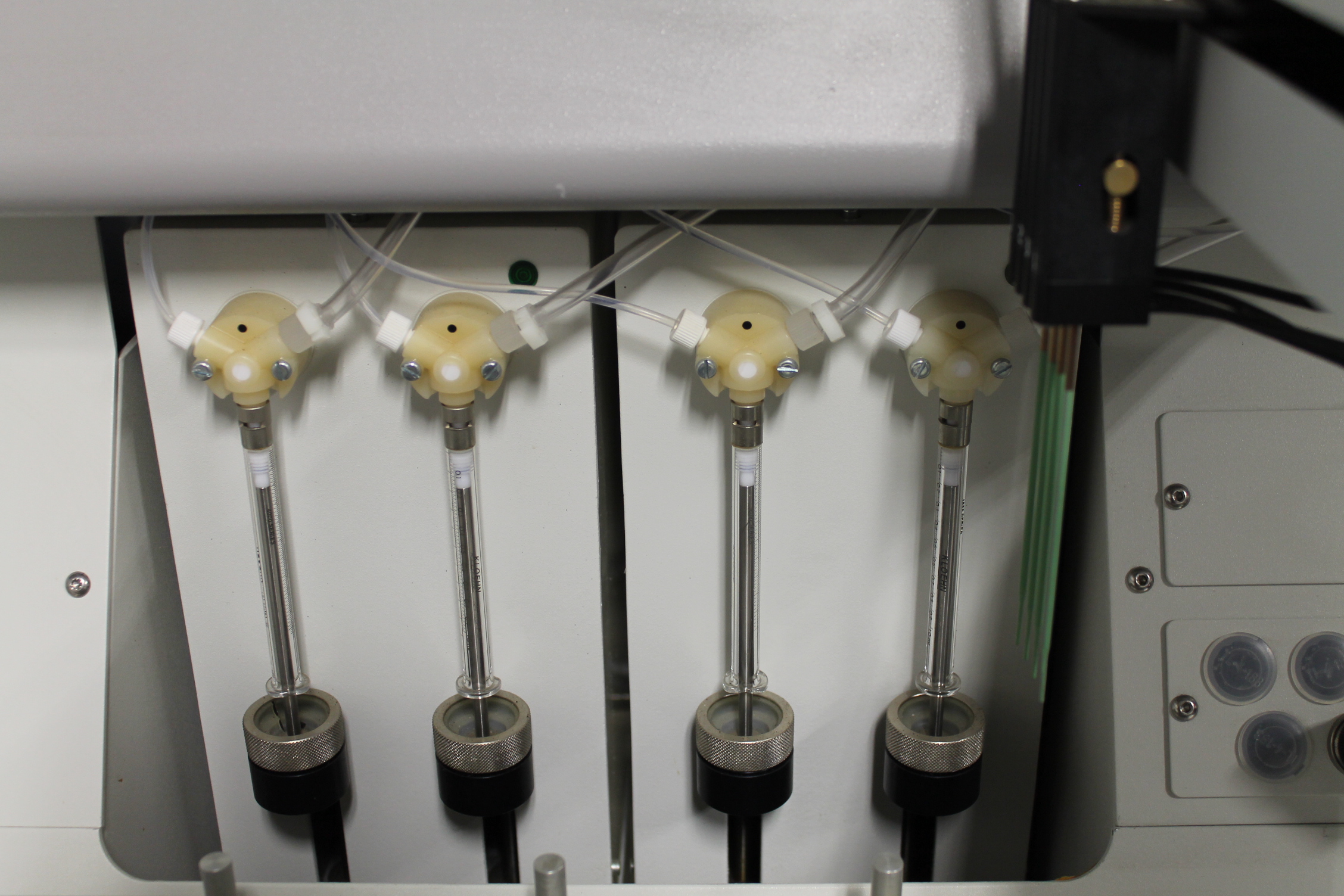 Nichols Institute Diagnostics CLSystem ID Tecan Model