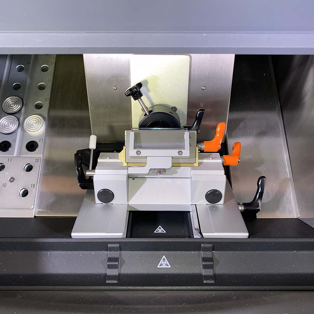 Avantik Biogroup LLC Type QS12 Cryostat