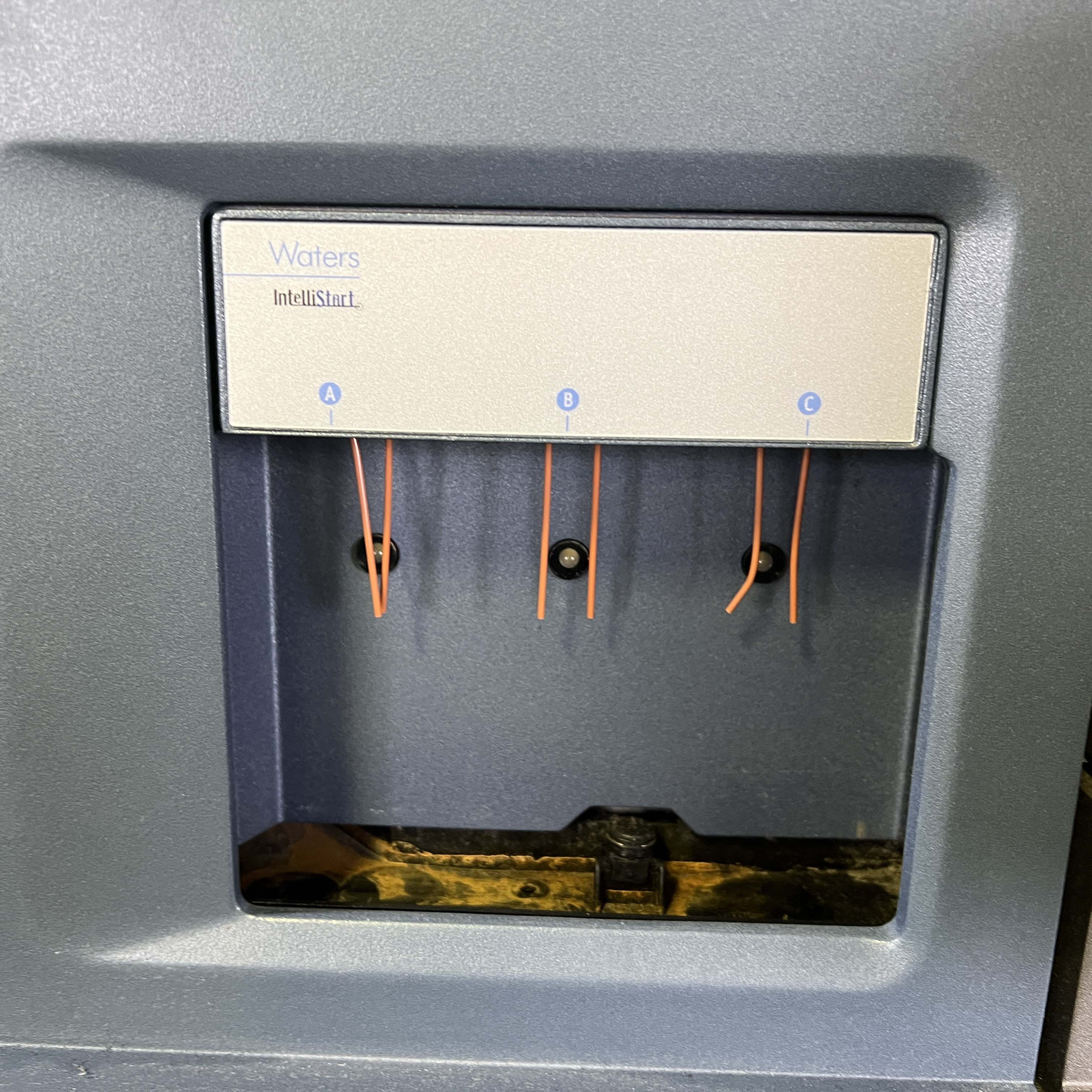 Waters Micromass XEVO Qtof MS Mass Spectrometer With ESI Z-Spray Source ...
