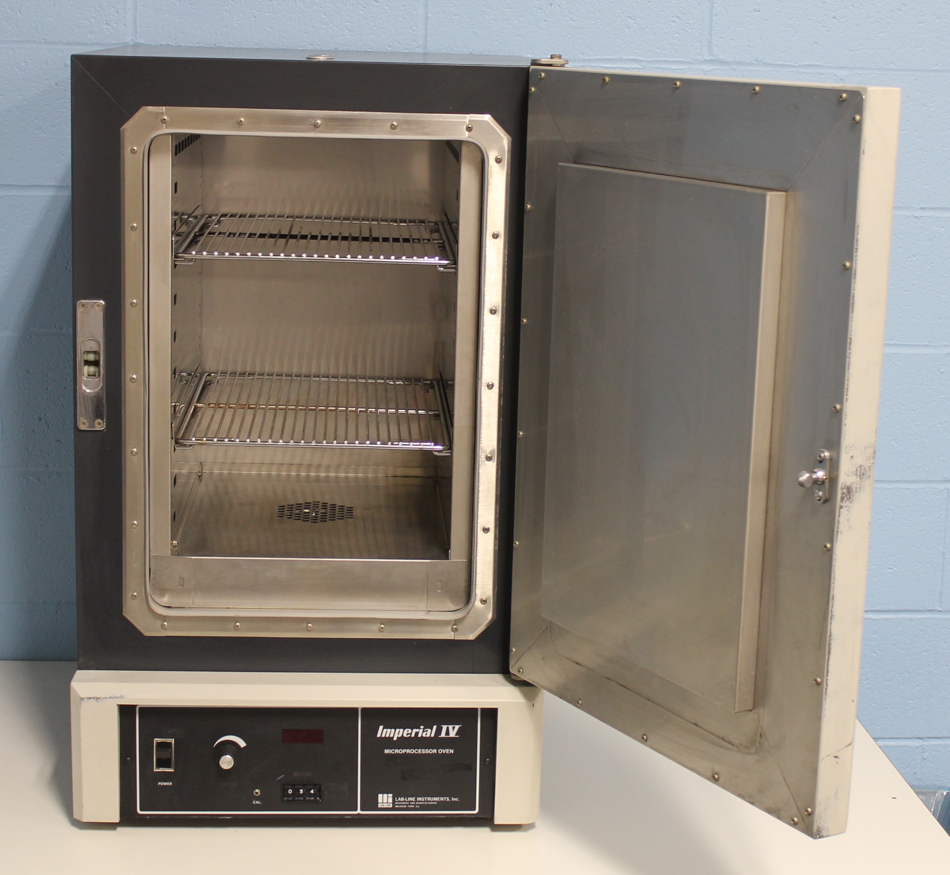 Lab-Line Imperial IV Incubator Model 3400M