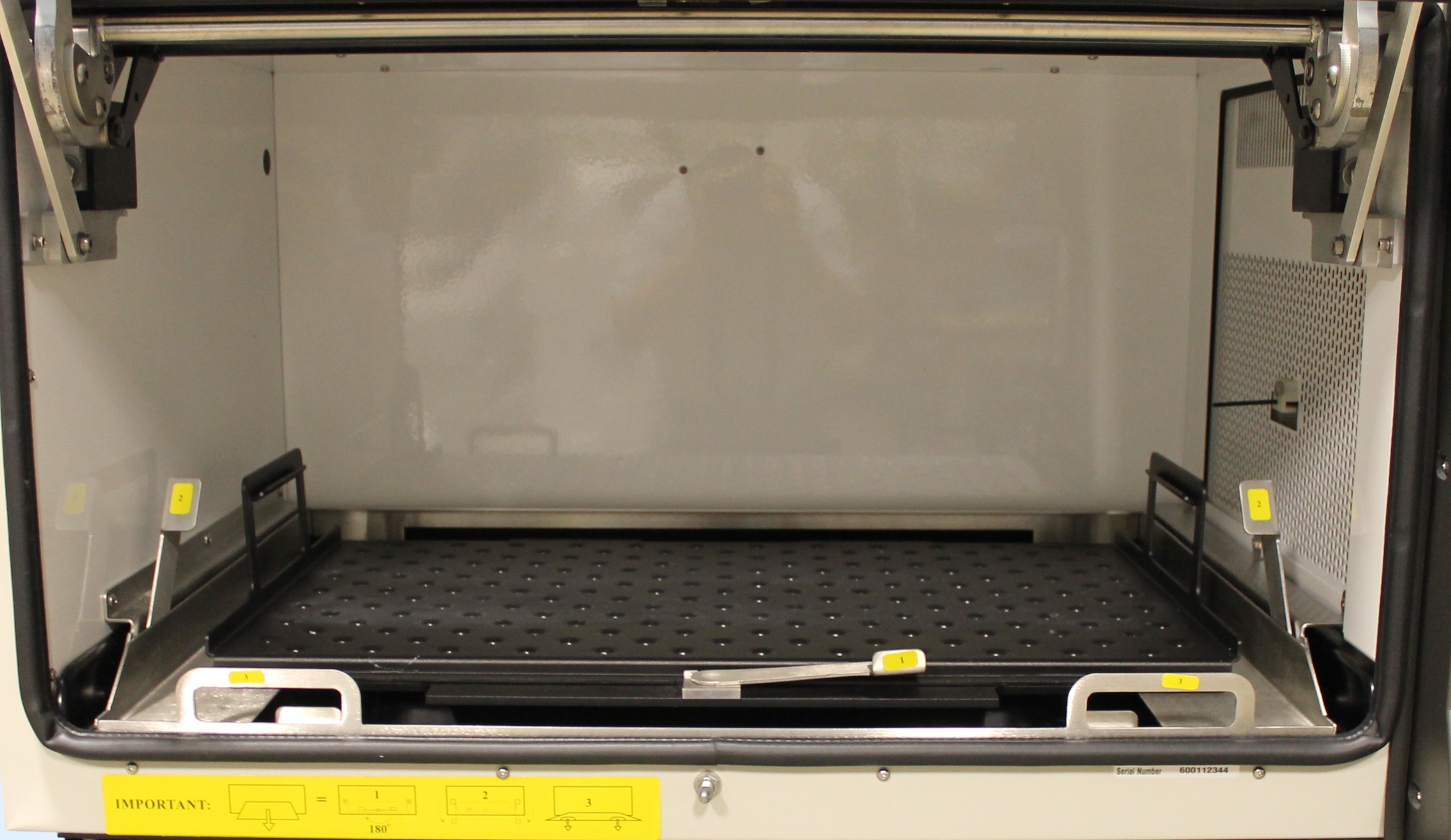 New Brunswick Scientific Co Innova 44R Dual Stack Incubator Shaker