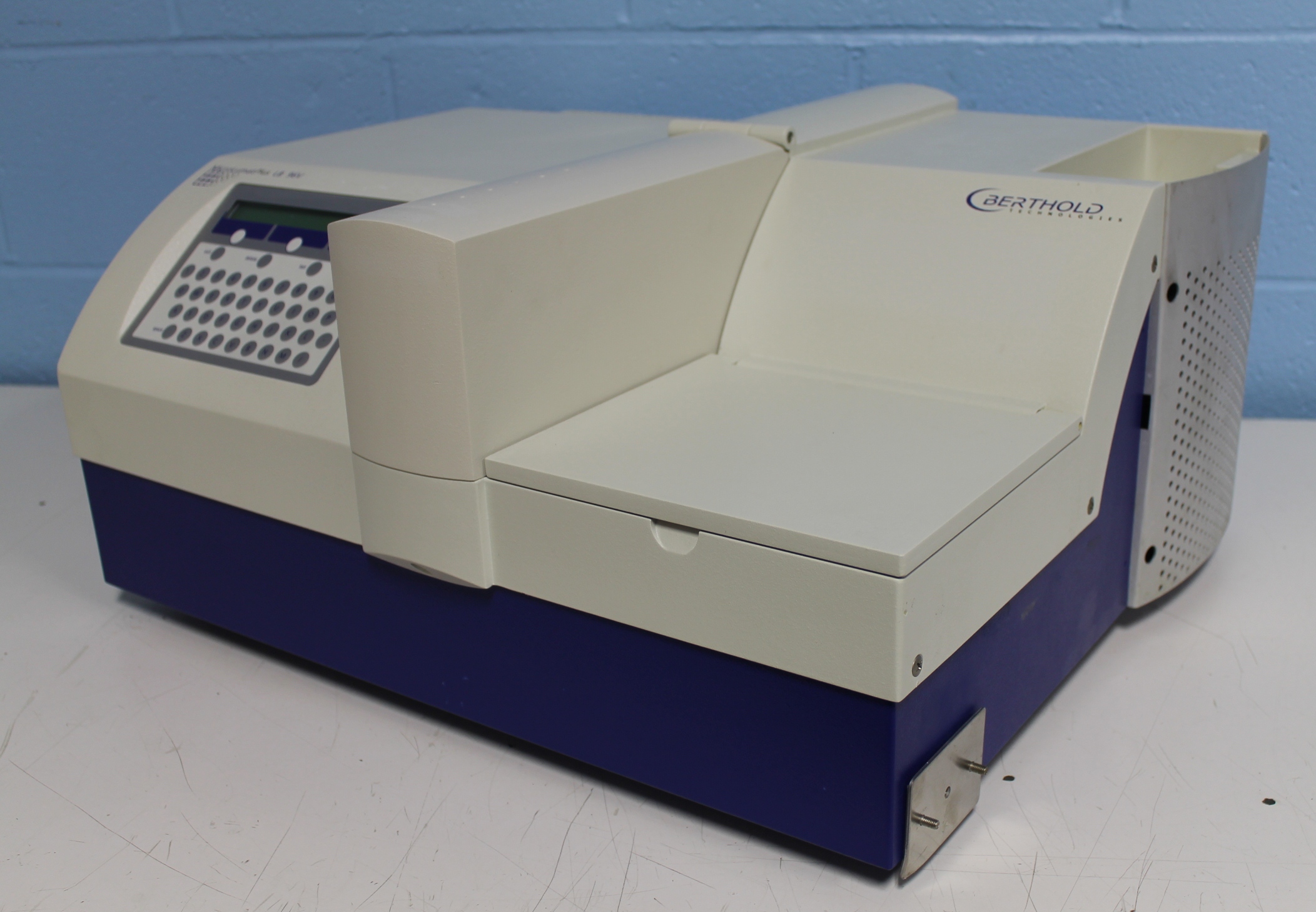 Berthold Technologies MicroLumat Plus LB96V