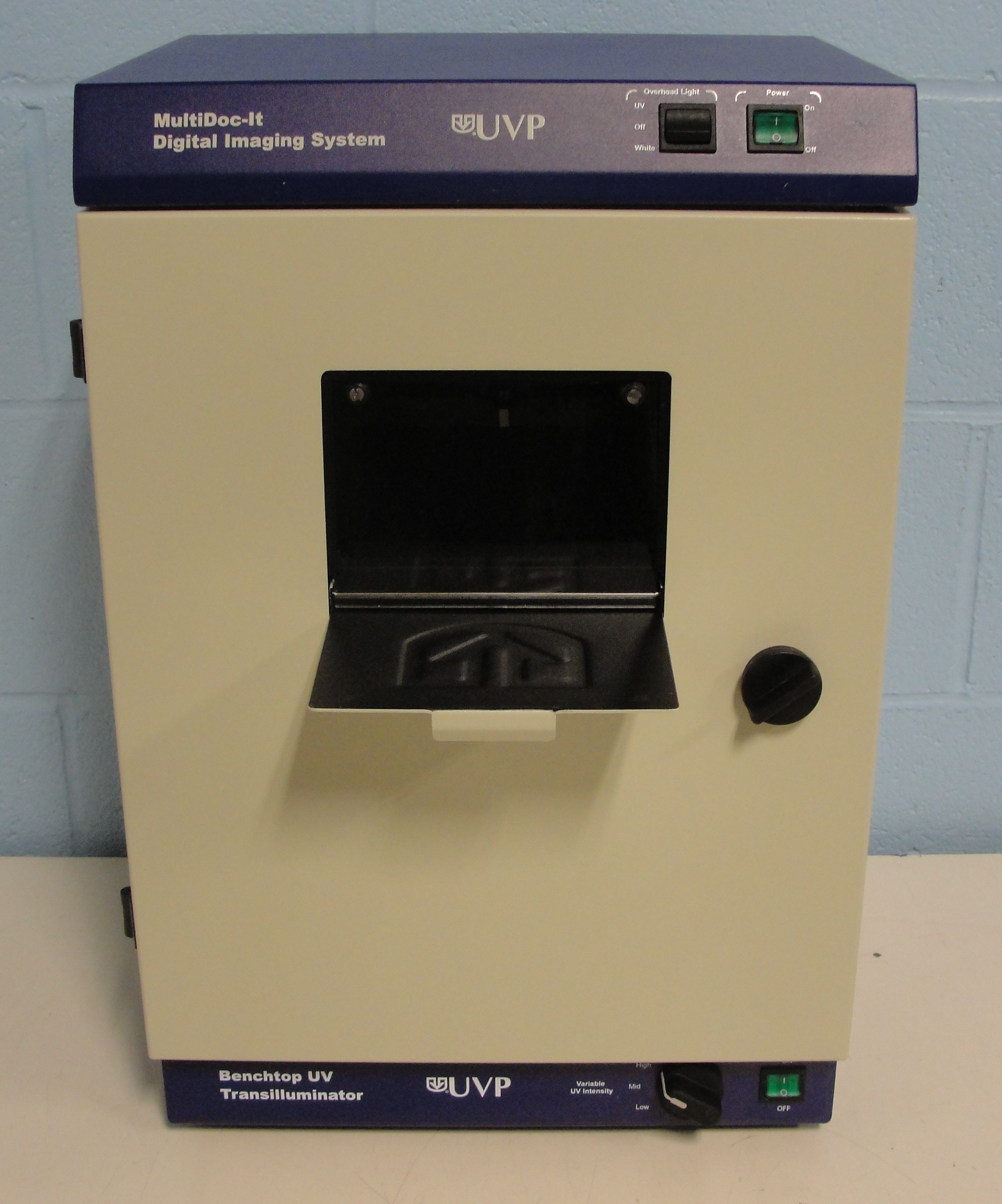 UVP Inc. MultiDoc-It Imaging System Model 105 with M-26V Transilluminator