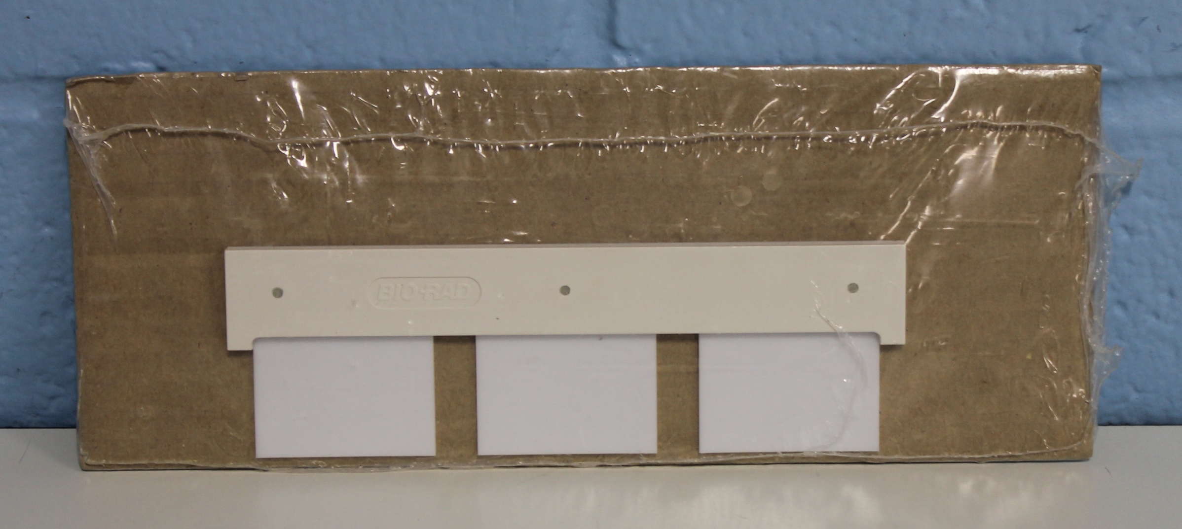 Bio-Rad PROTEAN II xi Comb CAT No. 1651888; 3-well, 1.5 mm, Teflon