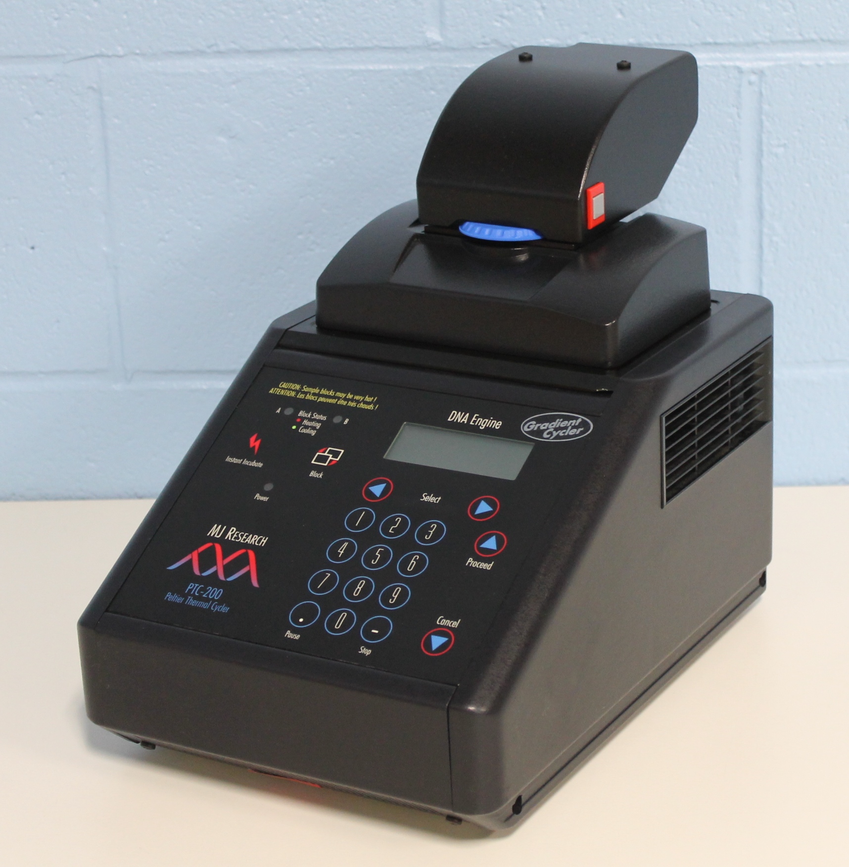 MJ Research PTC-200 Gradient Peltier Thermal Cycler with Power Bonnet Lid