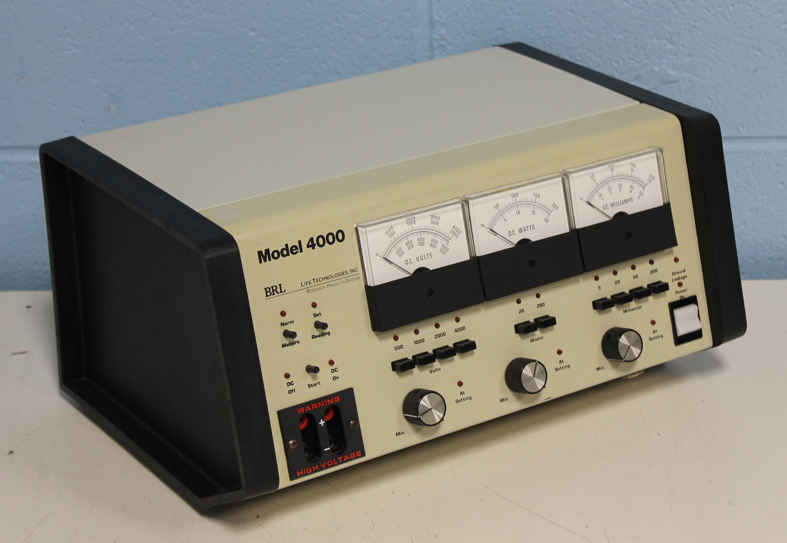 Life Technologies Inc. Power Supply Model 4000