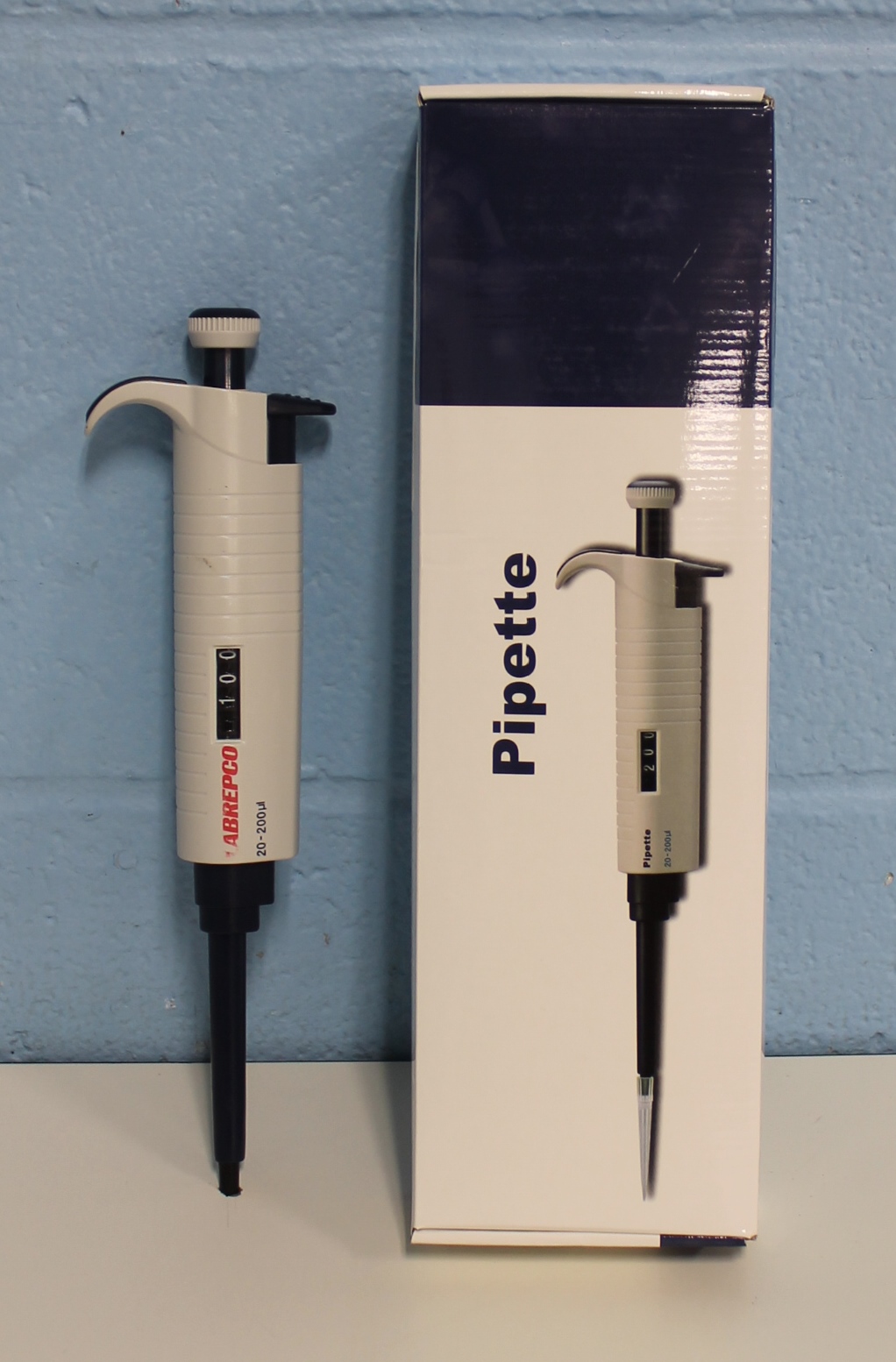 LABRepCo Single Channel Pipette 20-200 ul CAT No. LAB-070077