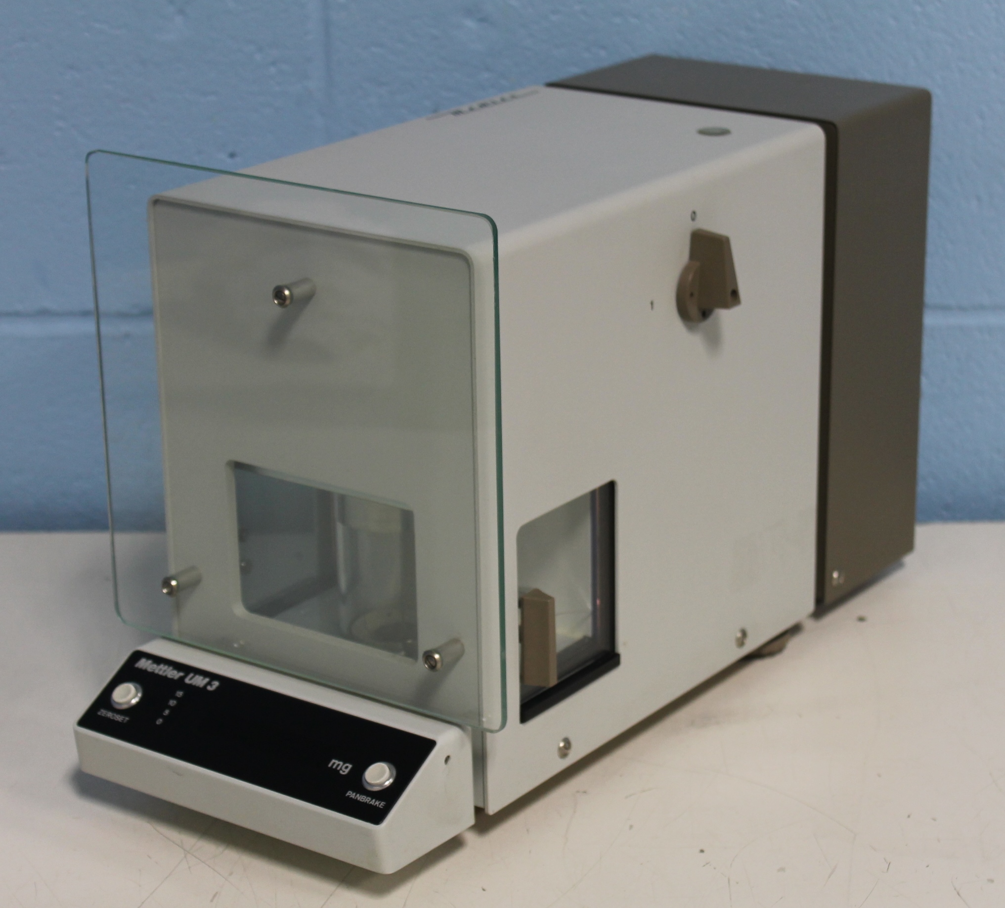 Mettler Toledo UM3 Microbalance